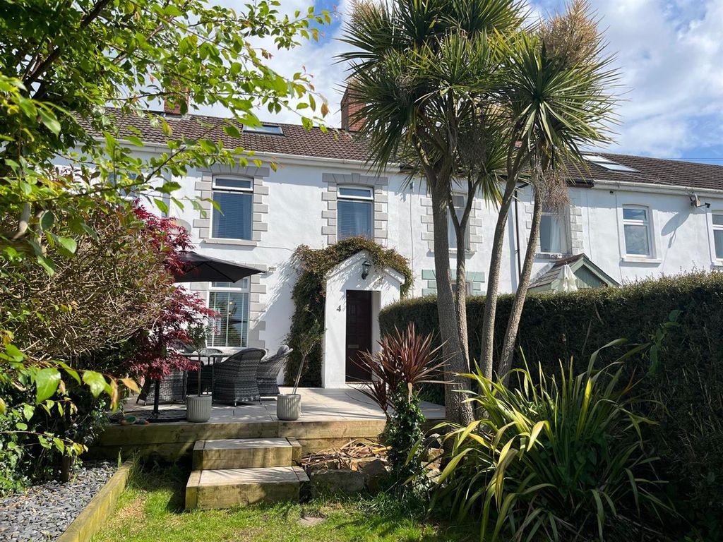 4 bed terraced house for sale in Mount Pleasant, Pen-Y-Fai, Bridgend ...