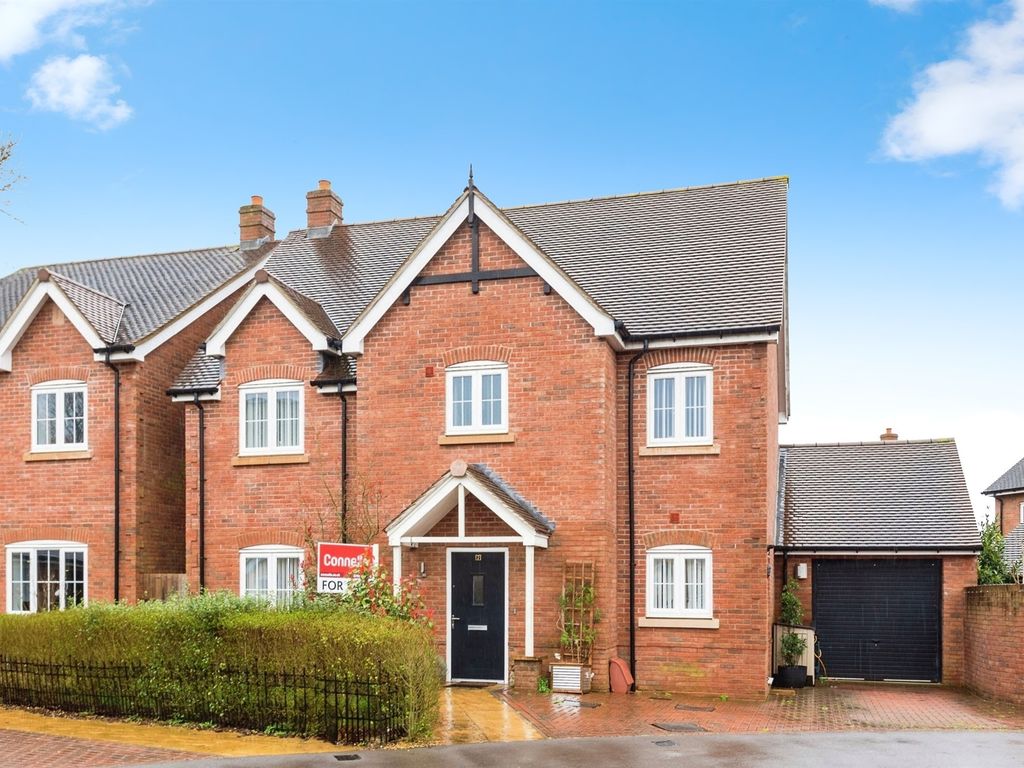 4 bed detached house for sale in Fortuna Road, Blunsdon, Swindon SN26 ...