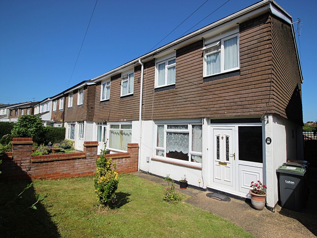 3 Bed Semi Detached House To Rent In Strangers Way Luton Lu4 £1 500