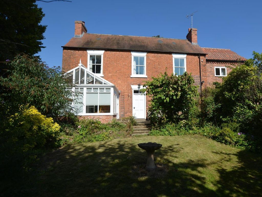 3 Bed Detached House For Sale In Chapel Lane Farnsfield Newark Ng22