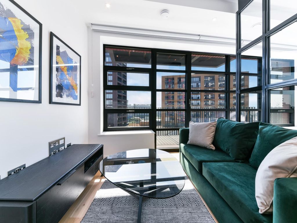 Studio to rent in Defoe House, London City Island, London E14, £1,850 ...