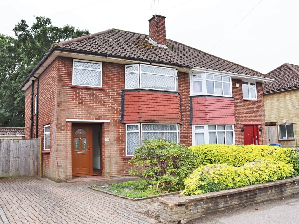 3 Bed Semi Detached House For Sale In West Heath Road Farnborough Gu14