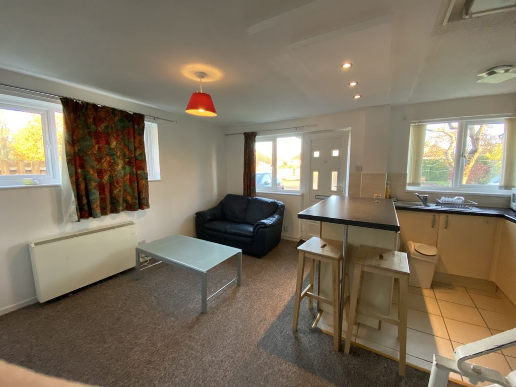 1 Bed Semi Detached House To Rent In Brackyn Road Cambridge Cb1 £