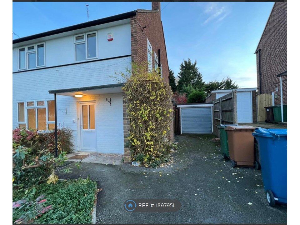 3 Bed Semi Detached House To Rent In Evelyn Drive Pinner Ha5 £2 600