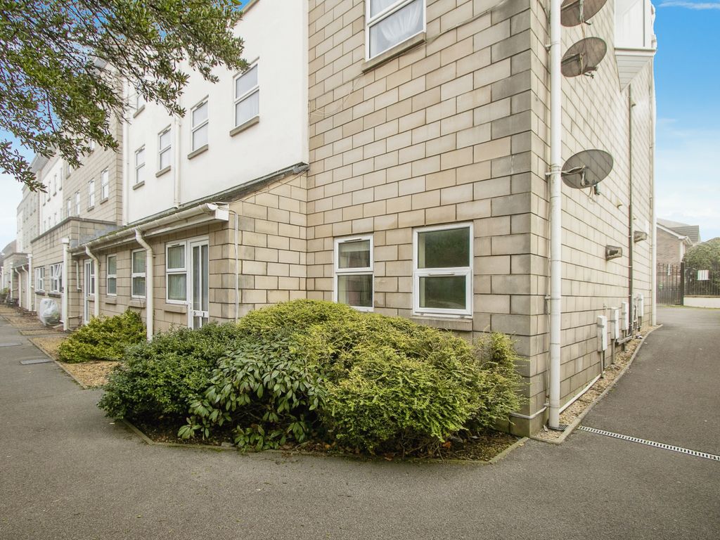1 bed flat for sale in Ringwood Road, Poole BH12, £125,000 - Zoopla