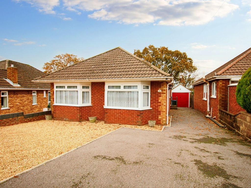 3 bed detached bungalow for sale in Exeter Close, Bitterne SO18, £ ...