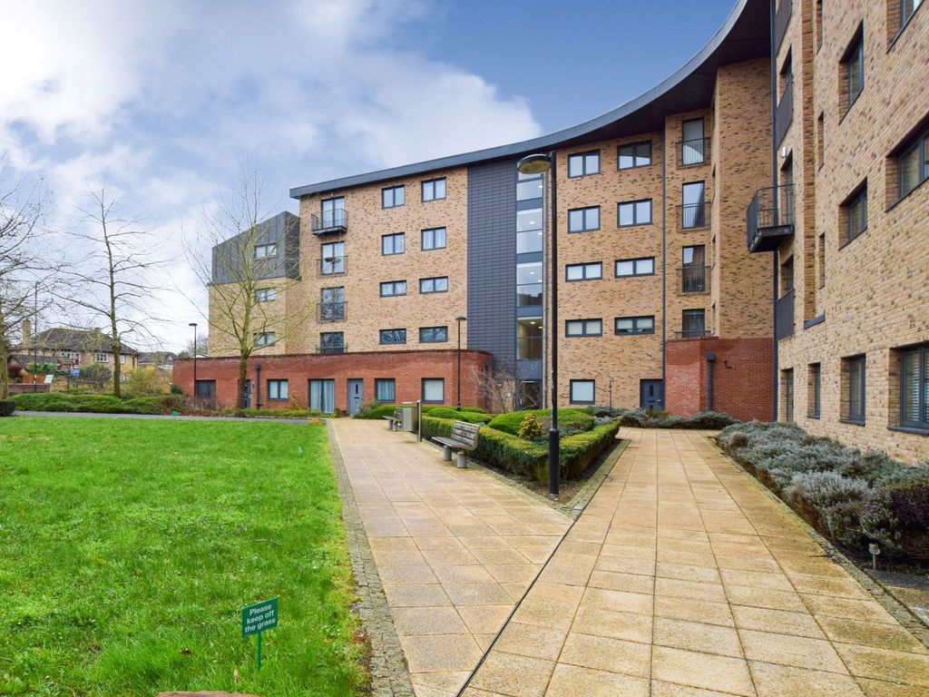 2 bed penthouse to rent in Hawkins Court, Huntingdon, Cambridgeshire ...