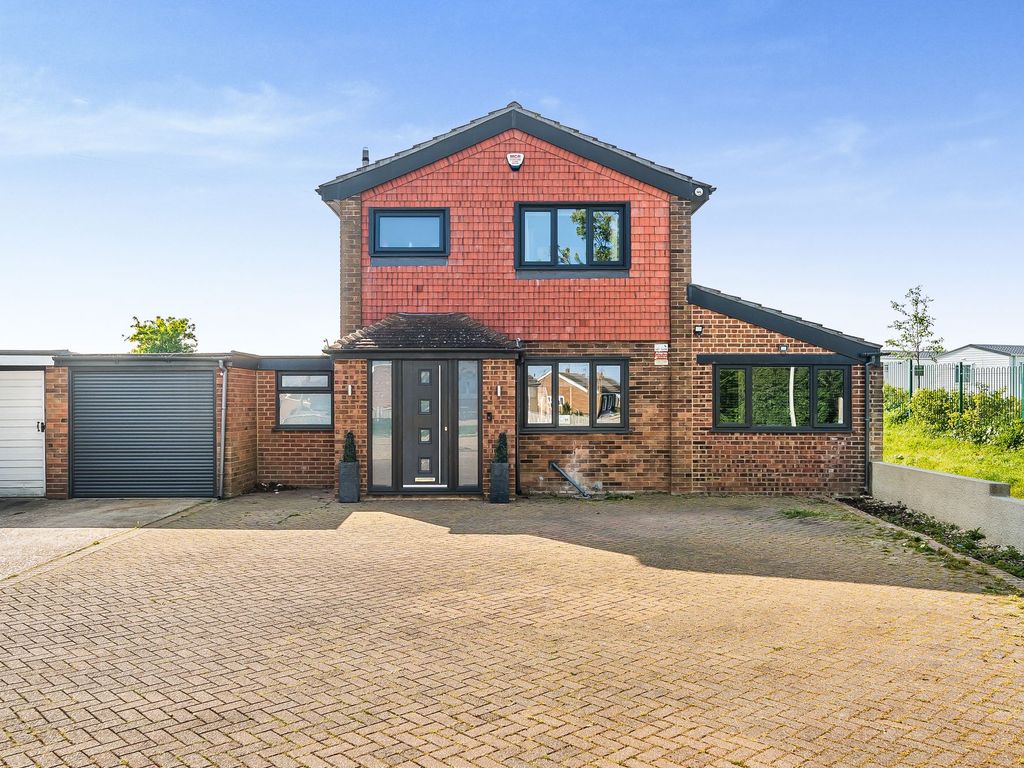 4 bed detached house for sale in Avery Way, Allhallows, Rochester, Kent ...