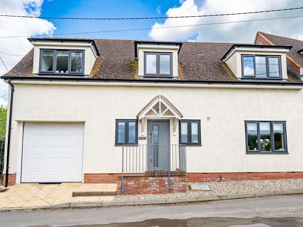 3 Bed Semi Detached House For Sale In Back Lane Ford End Chelmsford