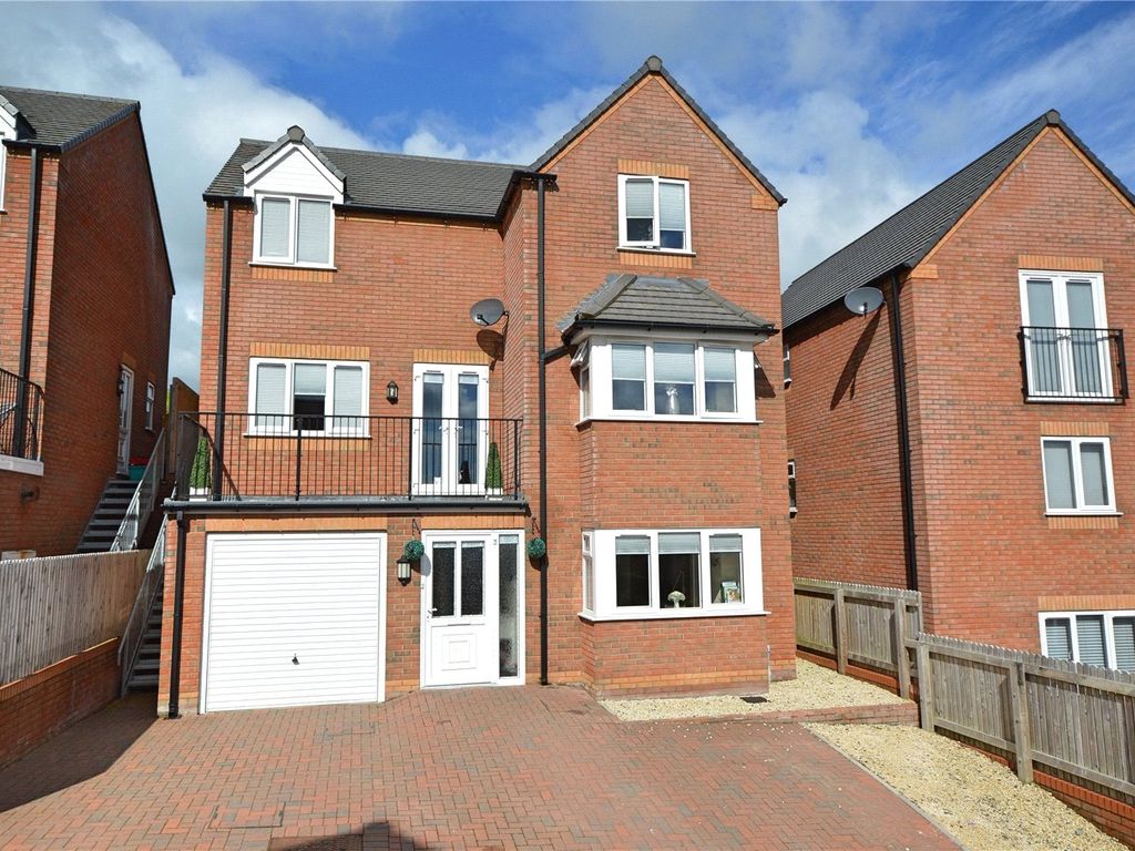 5 bed detached house for sale in Brynmor Heights, Newtown, Powys SY16 ...
