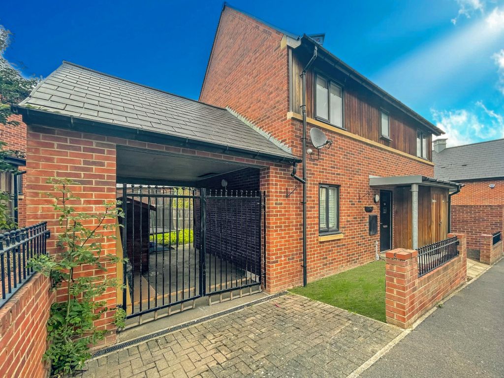 3 bed detached house for sale in Lavender Way, Sheffield S5 - Zoopla