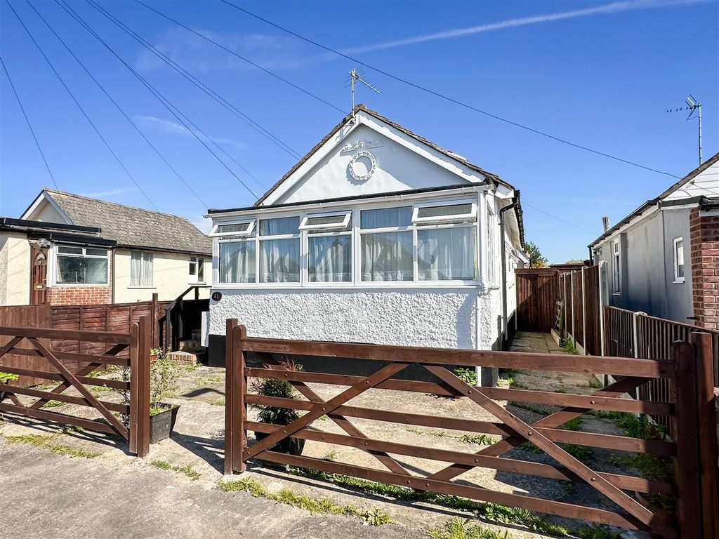 2 bed detached bungalow to rent in Meadow Way, Jaywick, Clacton-On-Sea ...