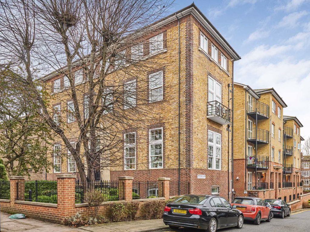 2 bed flat for sale in Greenview Close, London W3 - Zoopla