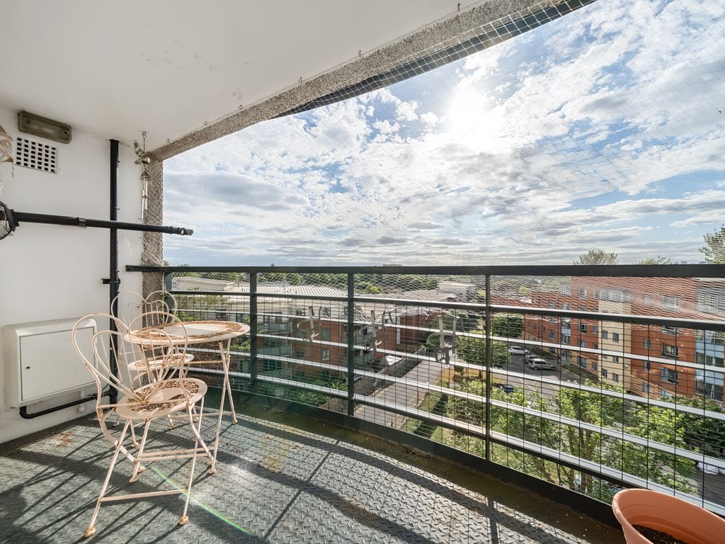 2 bed flat for sale in Flat 66 Greenwich Heights, Master Gunner Place ...