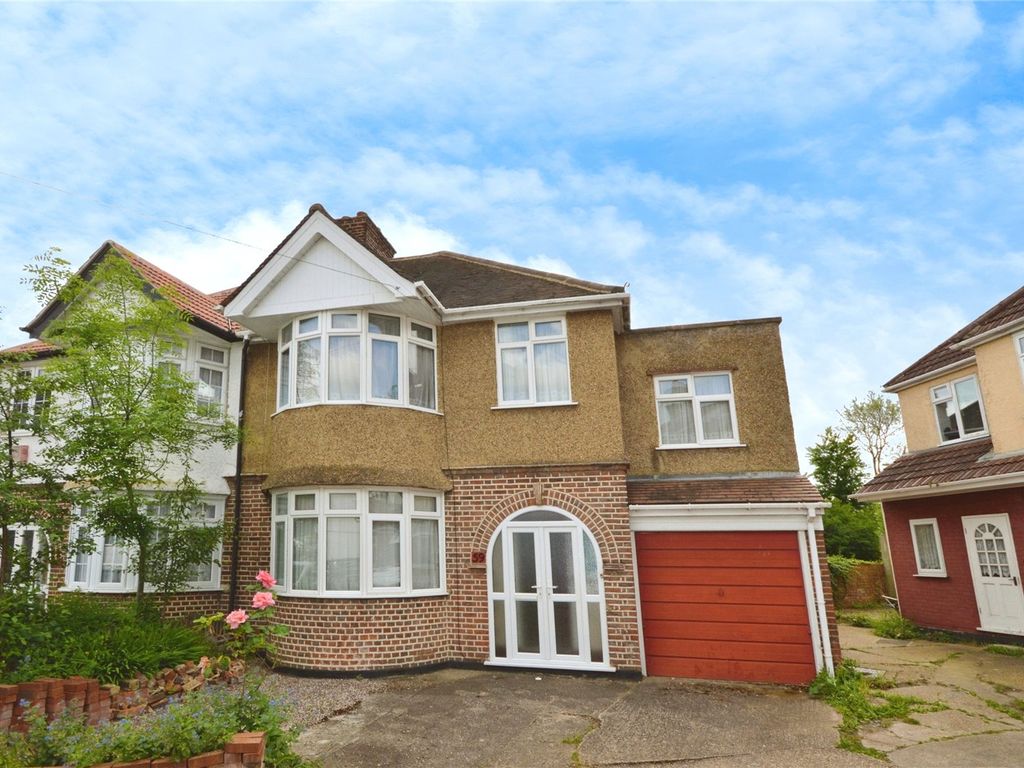 4 Bed Semi Detached House For Sale In Nelson Gardens Whitton Hounslow