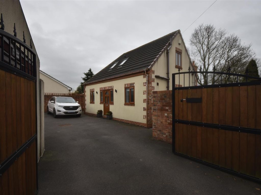 4 bed detached house for sale in Syke Close, Tingley, Wakefield WF3 ...