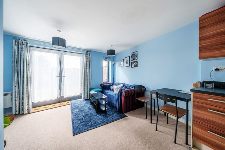 1 bed flat for sale in The Serpentine, Aylesbury, Bucks HP19, £51,000 ...