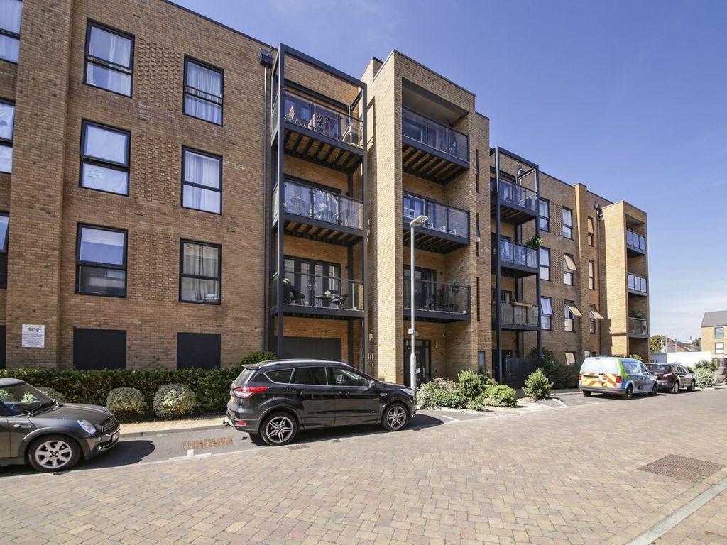 New home, 2 bed flat for sale in Hackbridge Road, Wallington SM6 - Zoopla