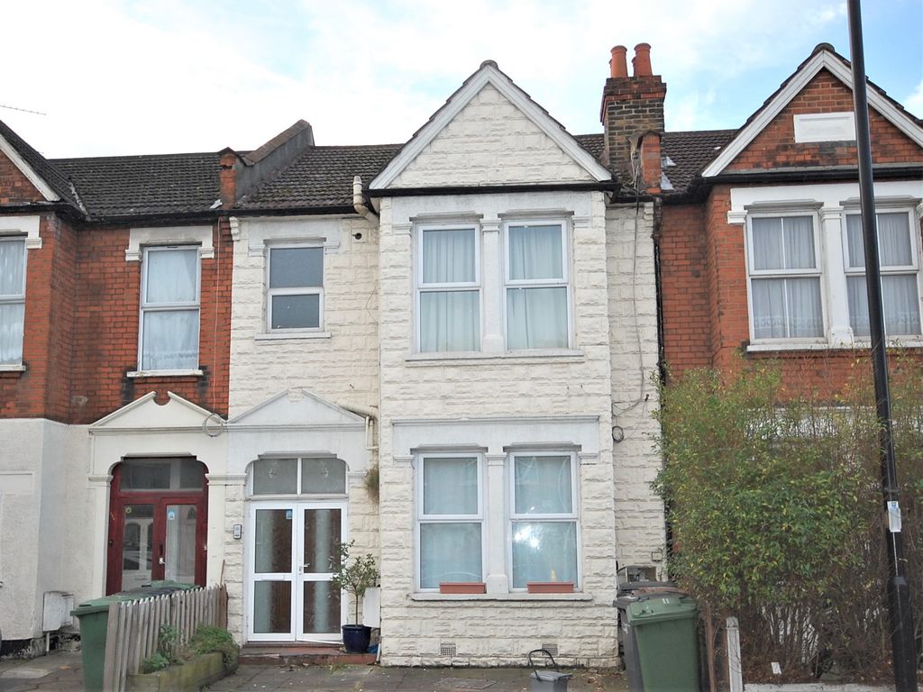 2 bed maisonette to rent in Sangley Road, Catford SE6, £1,950 pcm - Zoopla