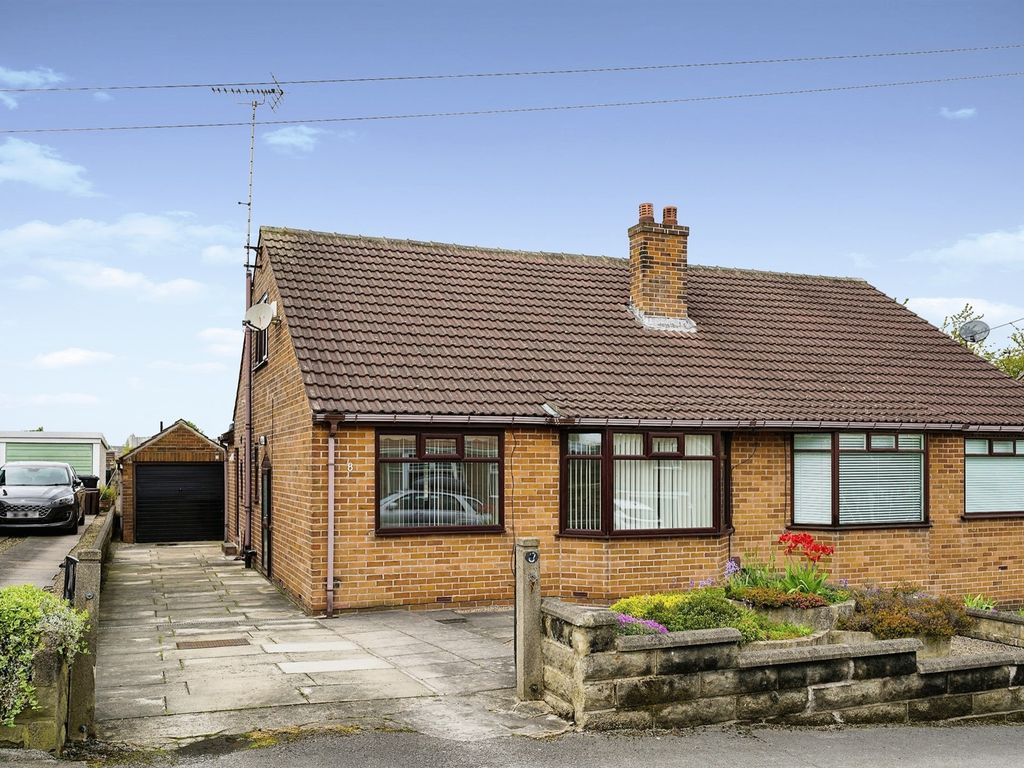 3 bed detached bungalow for sale in Somerville Drive, Leeds LS14 - Zoopla