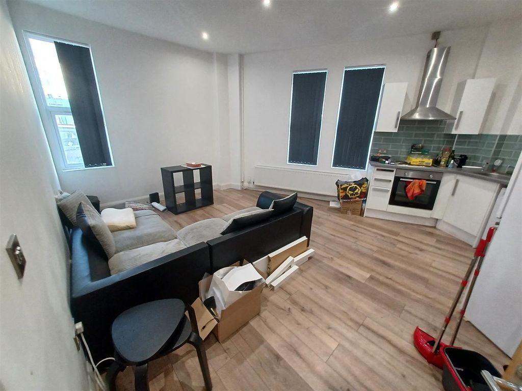 2 bed flat to rent in Lower Cathedral Road, Cardiff CF11 - Zoopla