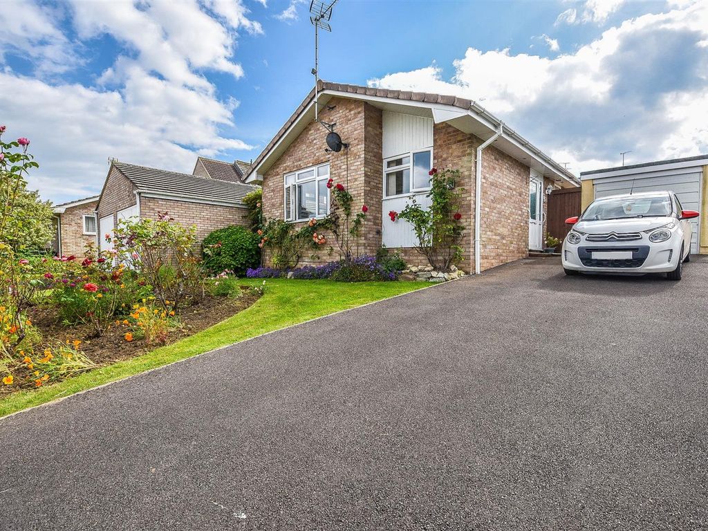 2 Bed Detached Bungalow For Sale In Ryder Close Norman Hill Dursley