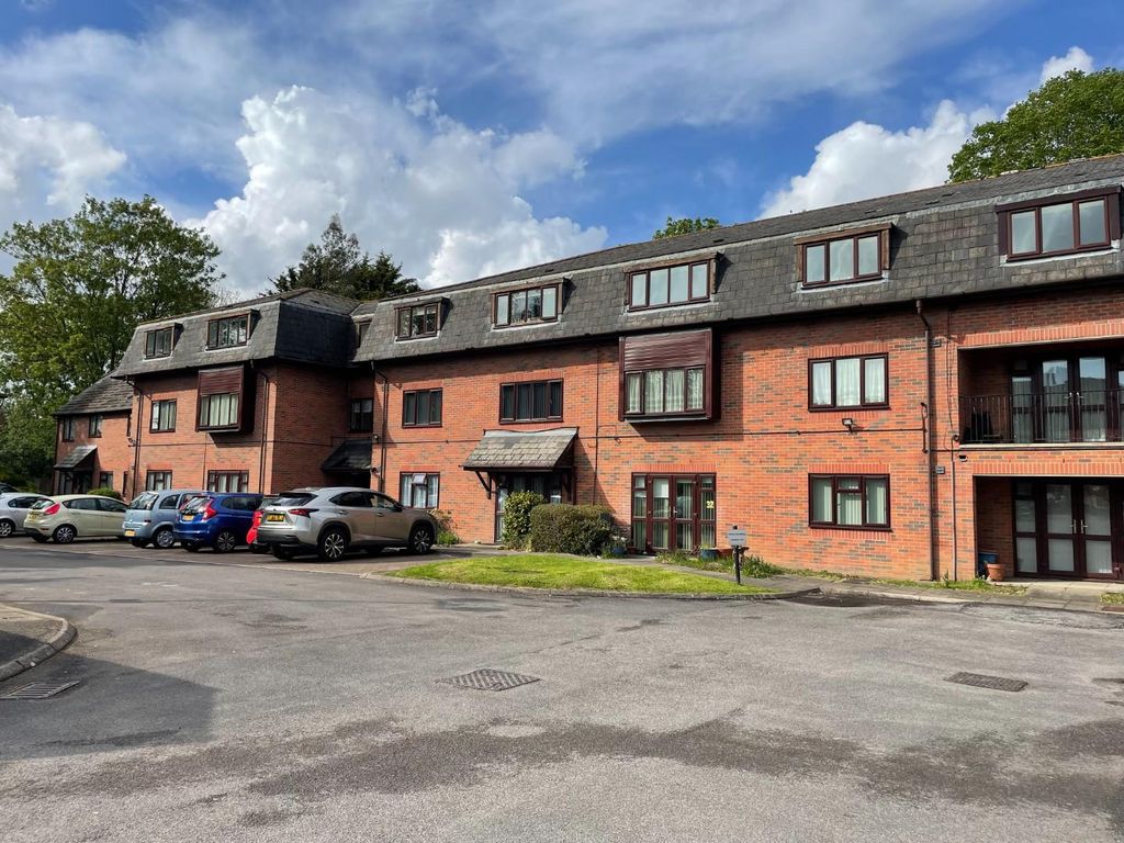 1 bed property for sale in Westcombe Lodge Drive, Hayes UB4 - Zoopla
