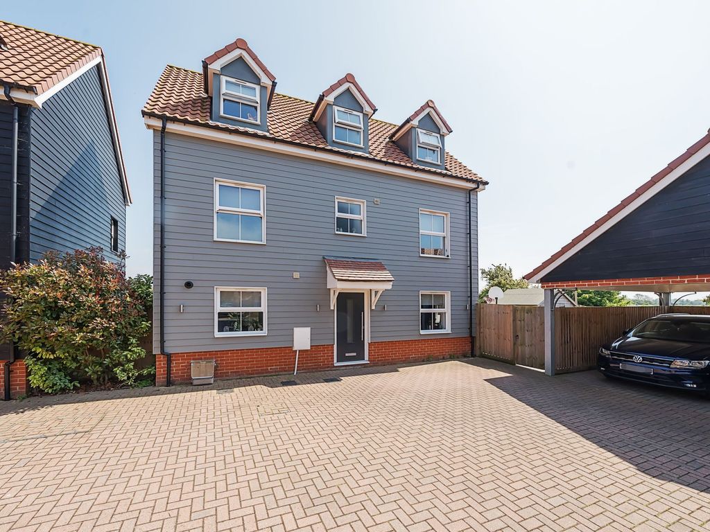4 bed detached house for sale in Sandy Crescent, Great Wakering SS3, £ ...