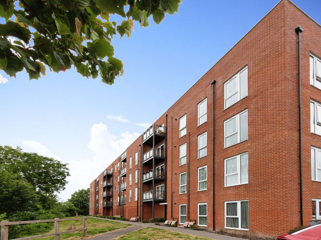 1 bed flat for sale in James Road, Basingstoke, Hampshire RG21 - Zoopla