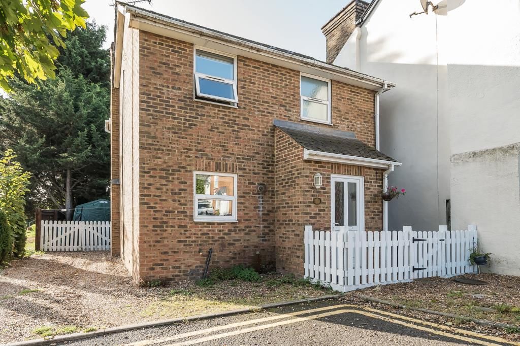 3 Bed Detached House For Sale In Maidenhead Berkshire Sl6 £575 000