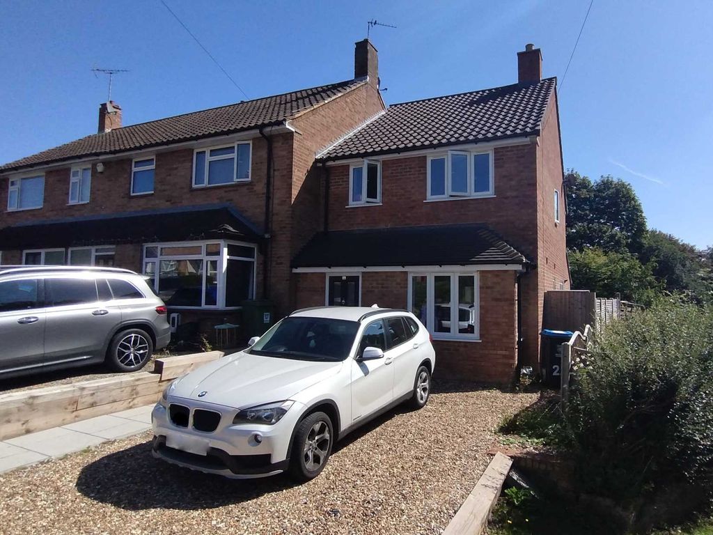 3 bed property to rent in Spring Lane, Hemel Hempstead, Unfurnished ...