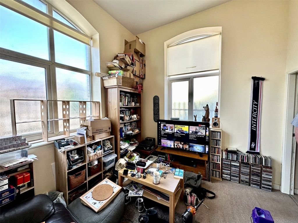 1 bed flat for sale in Well Lane, Batley, West Yorkshire WF17, £35,000 ...