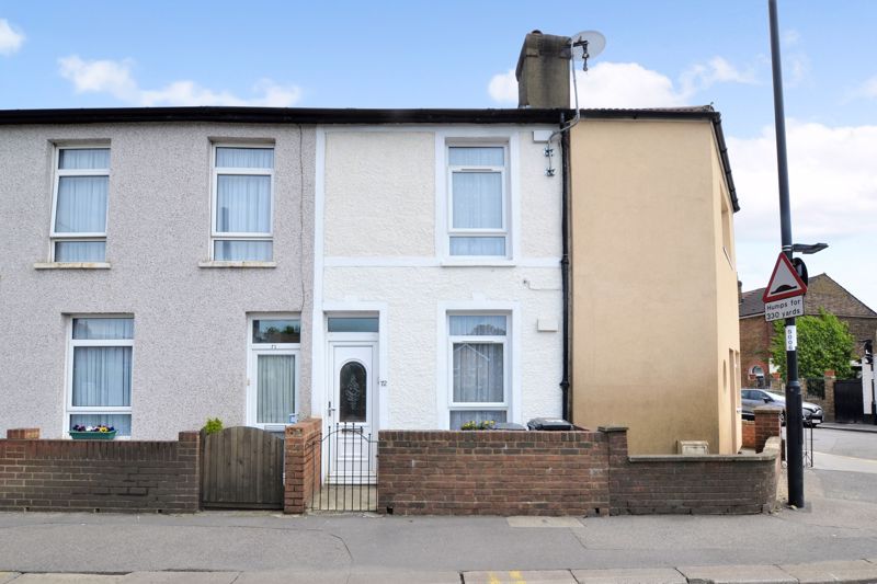 2 Bed Terraced House To Rent In Waddon New Road Croydon Cr0 £1 650