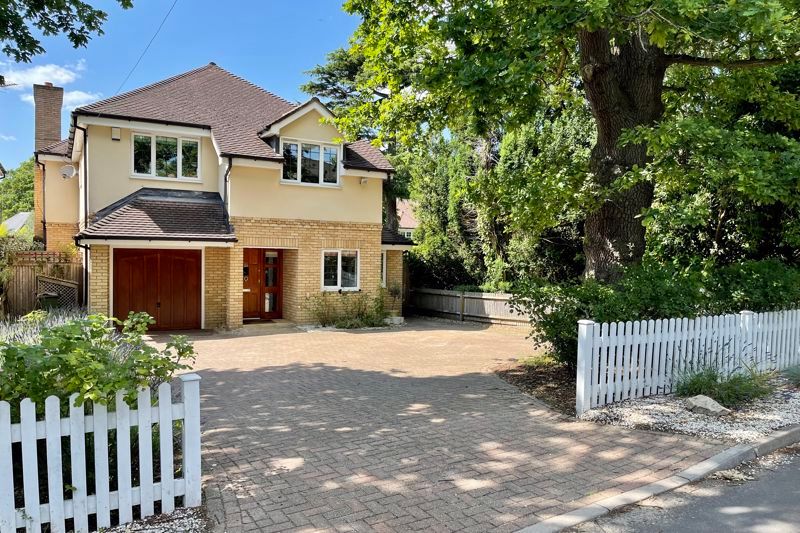 5 Bed Detached House For Sale In Stevens Lane Claygate Esher Kt10