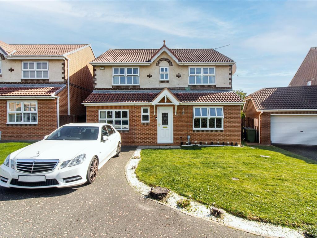 4 bed detached house for sale in Woolmer Court, High Heaton, Newcastle ...