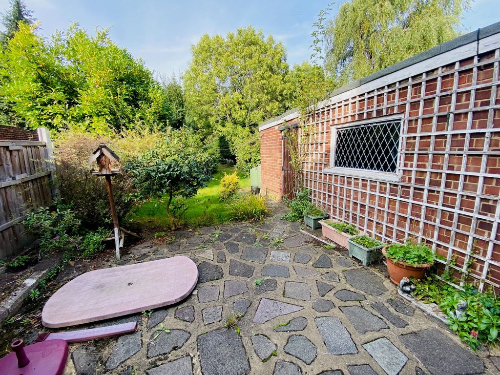 3 Bed Semi Detached House For Sale In Freshwell Avenue Chadwell Heath