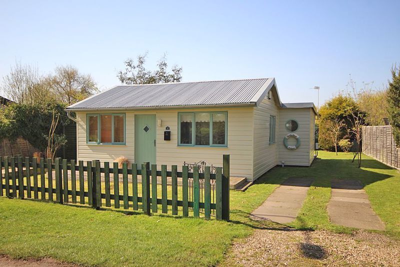 3 Bed Chalet For Sale In Humberston Fitties Humberston Grimsby Dn36