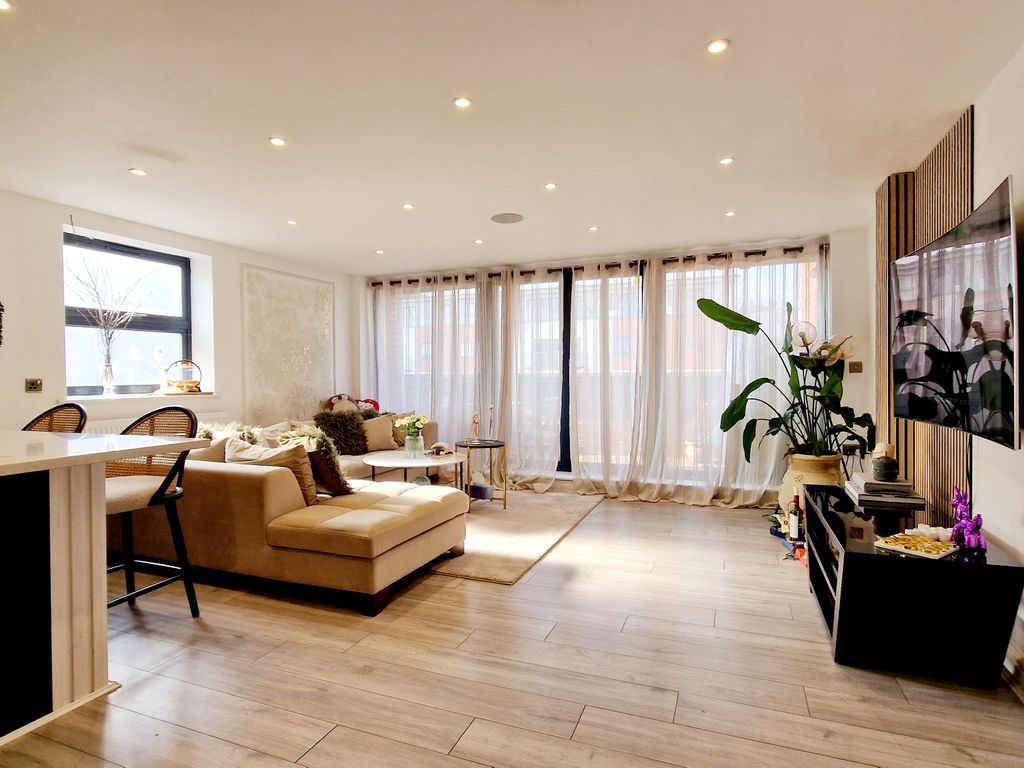 2 bed flat to rent in Northolt Road, Harrow HA2, £2,250 pcm - Zoopla