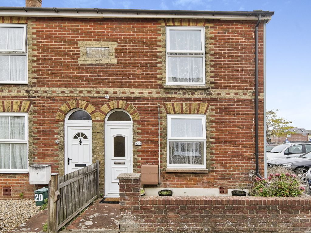 2 Bed End Terrace House For Sale In Chapel Street Newport Isle Of