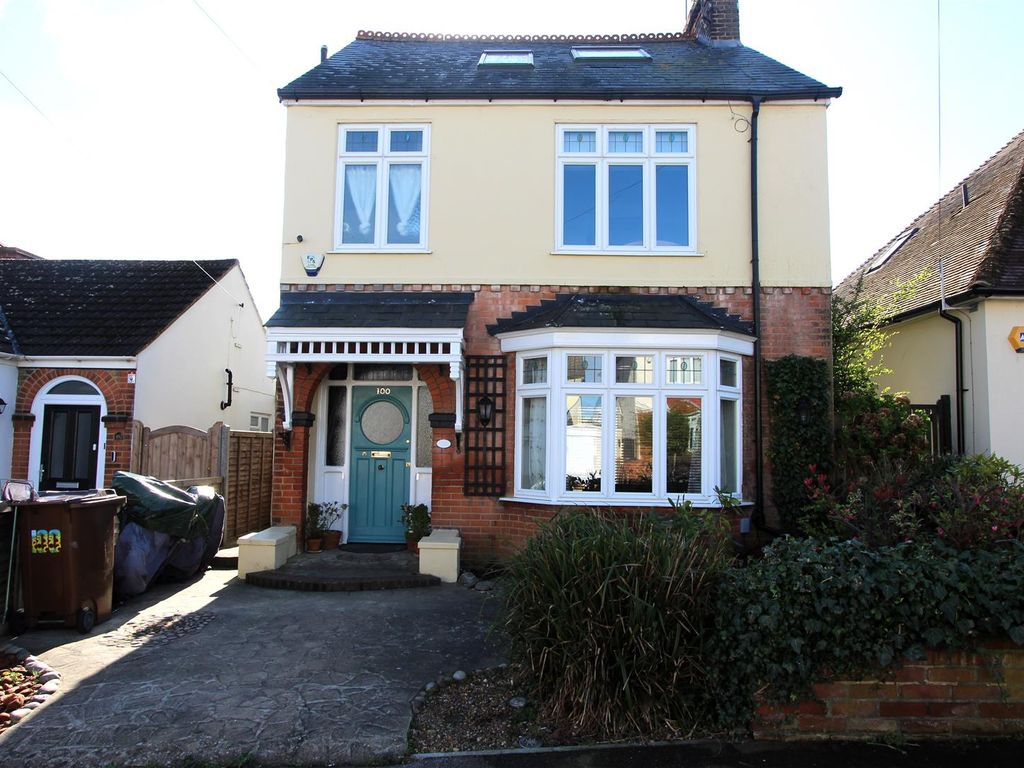 4 Bed Detached House For Sale In First Avenue Gillingham Me7 £475 000