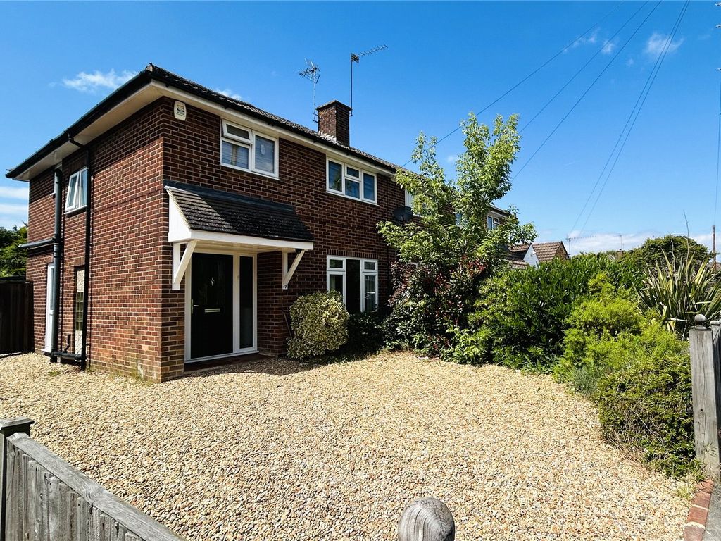 3 Bed Semi Detached House For Sale In Blunden Road Farnborough