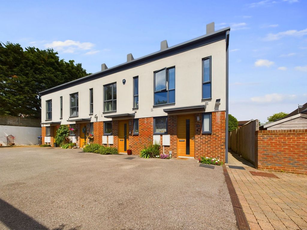 3 bed terraced house for sale in Argyll Mews, Findon Valley, Worthing ...