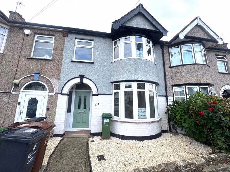 3 bed terraced house to rent in Salisbury Avenue, Barking IG11, £2,200 pcm - Zoopla