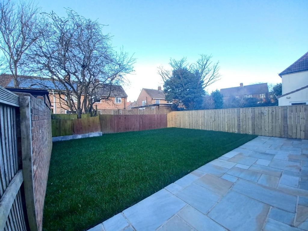 4 bed shared accommodation to rent in Lyndhurst Drive, Crossgate Moor ...