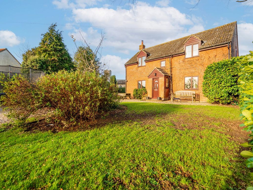 4 bed cottage for sale in Church Road, Ashmanhaugh NR12, £550,000 - Zoopla