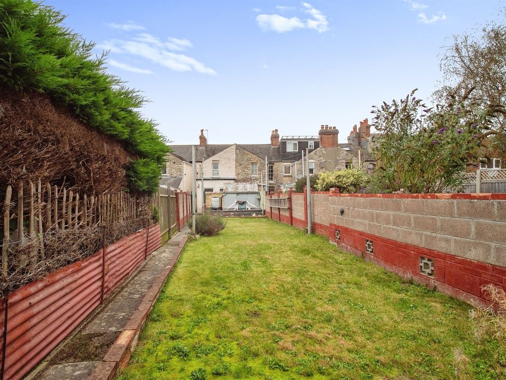2 Bed Terraced House For Sale In Dorchester Road Weymouth Dt3 £