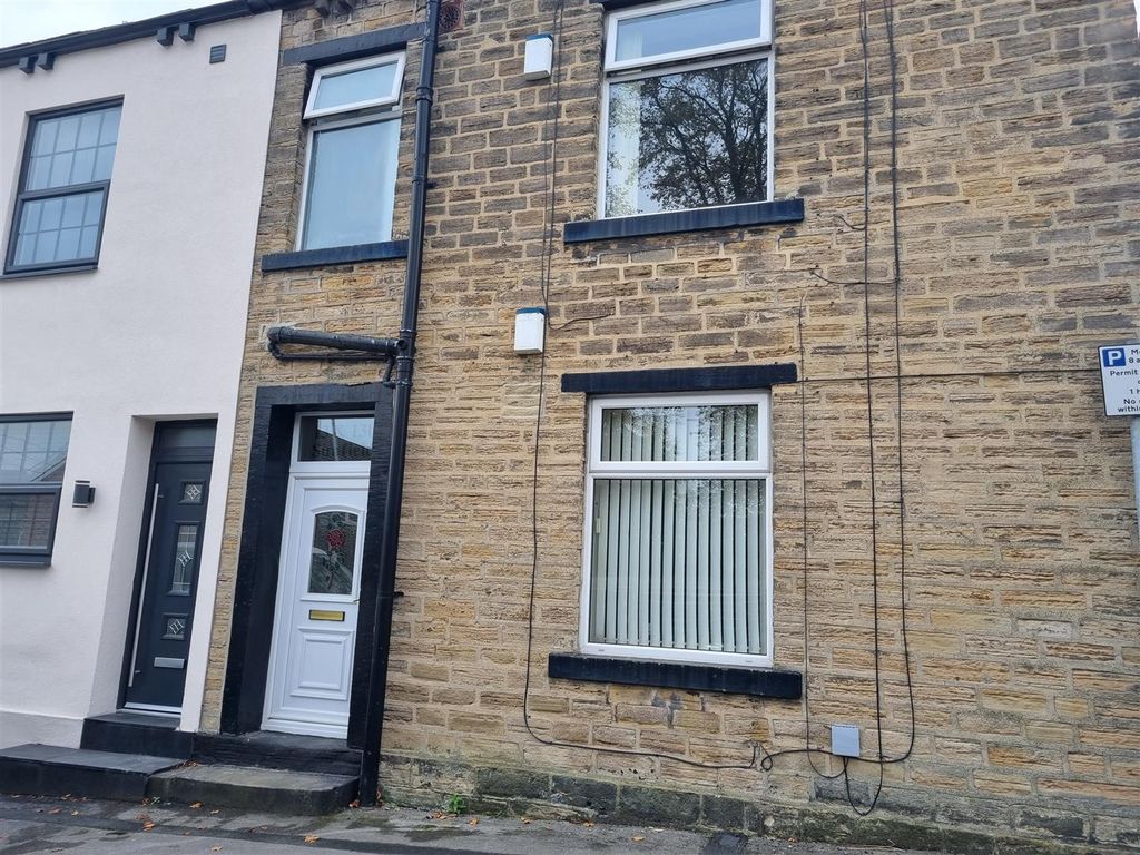 Studio to rent in Sunfield, Stanningley, Pudsey LS28 - Zoopla