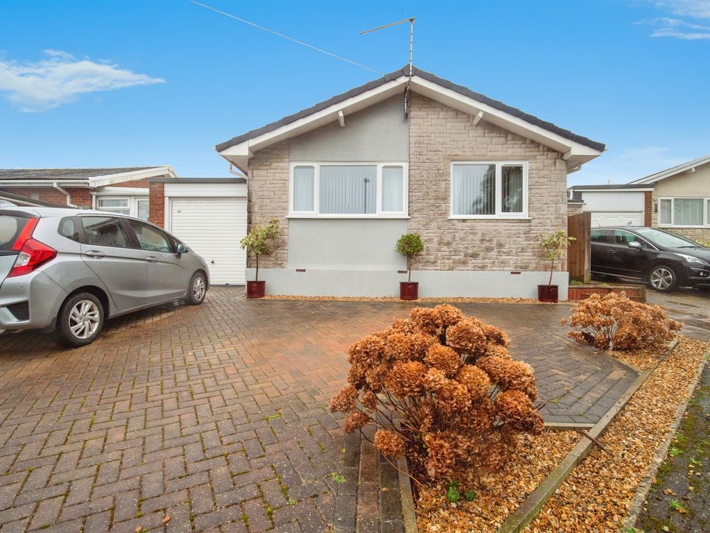 3 Bed Detached Bungalow For Sale In Oakbury Drive Preston Weymouth