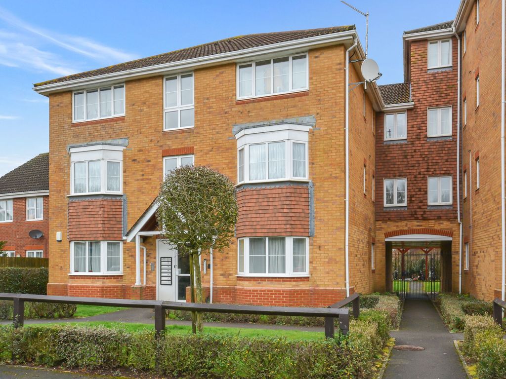 2 bed flat for sale in Peter Candler Way, Kennington TN24, £185,000 ...