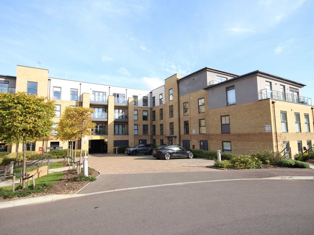 1 bed flat for sale in Sterling Square, Bracknell RG12, £230,000 - Zoopla